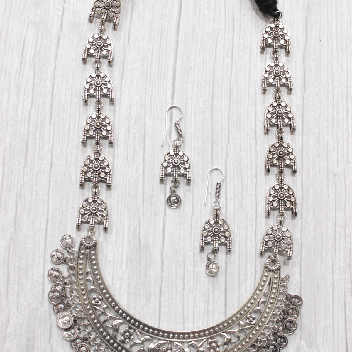Crescent Moon Shaped Jali Pattern Intricately Detailed Long Necklace S ...